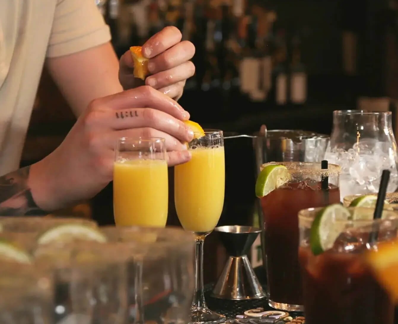 The Best Student Bars in Toronto - PartyHostels